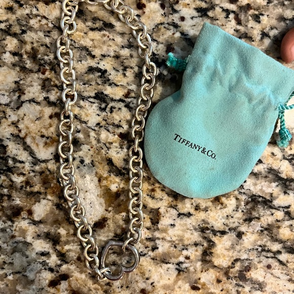 Tiffany & Co. | Jewelry | Tiffany Co Heart Clasp Round Link Chain ...